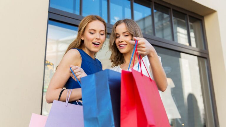 17 Defining Traits of Someone with No Class - Guide to Stress Less