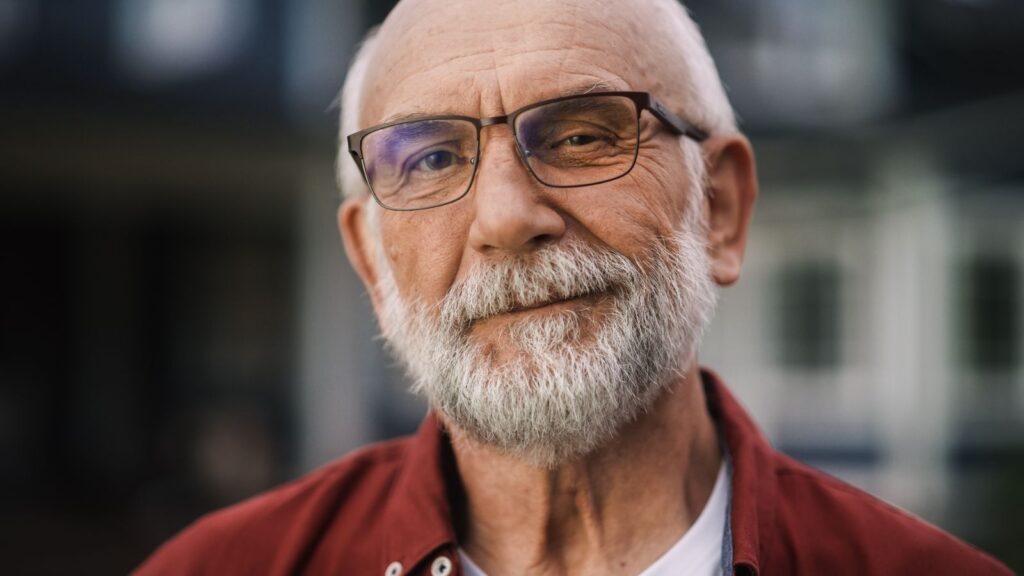 17 Reasons Older Men Prefer to Be Alone - Guide to Stress Less